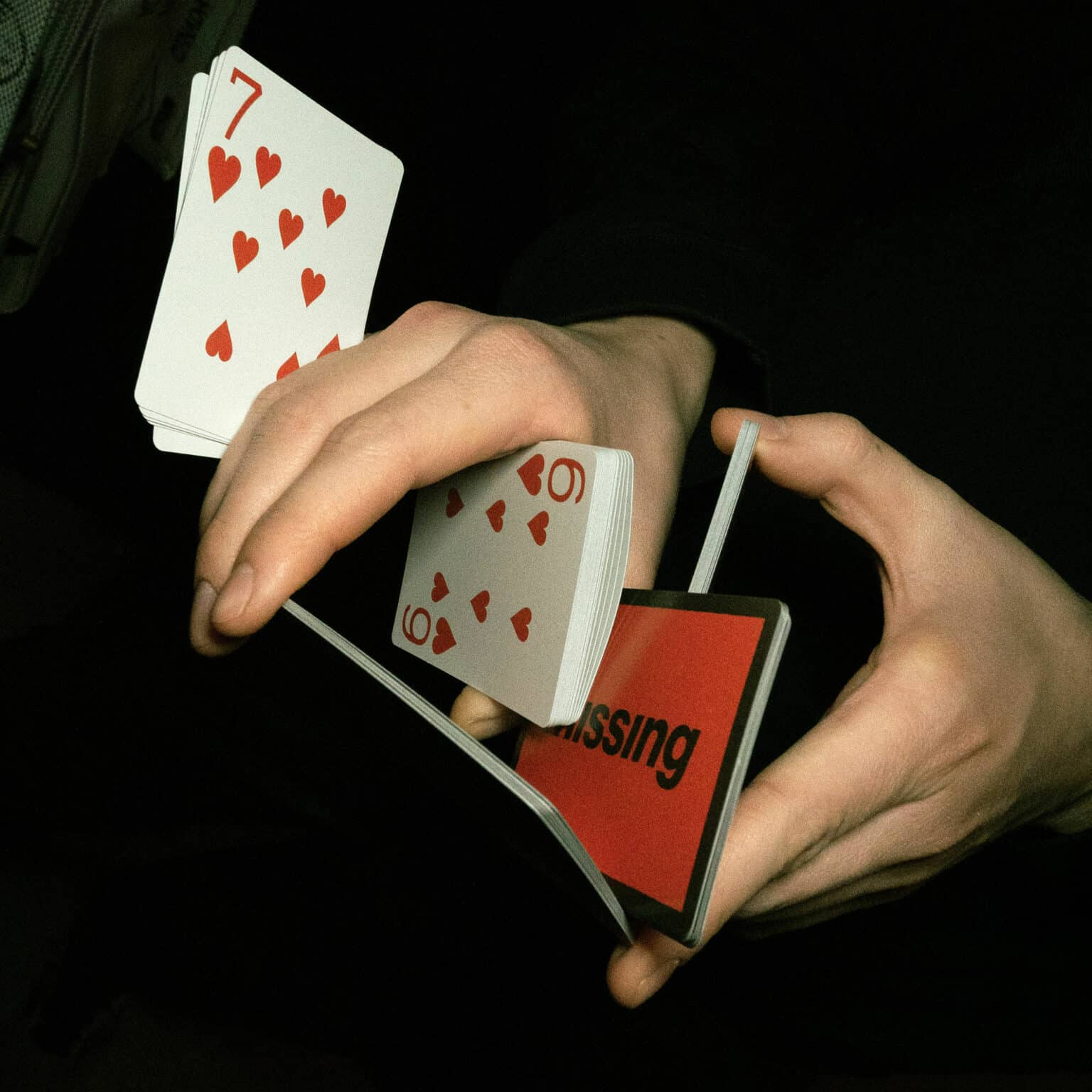 Base 02 (Red, Linen Stock) Playing Cards by Missing New York | X-Decks ...